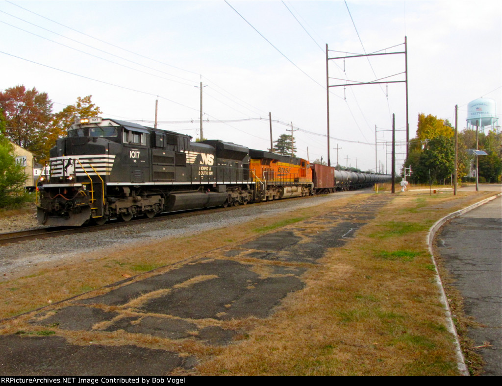 NS 1017 and BNSF 6276